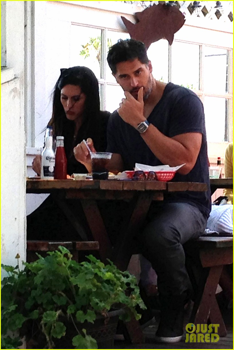 Joe Manganiello Grabs Lunch with Girlfriend Bridget Peters: Photo ...