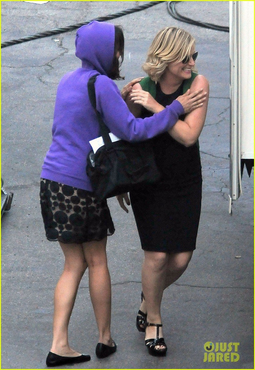 Amy Poehler Playfully Kisses Aubrey Plaza on 'Parks & Rec' Set: Photo 2927243 | Amy Poehler ...