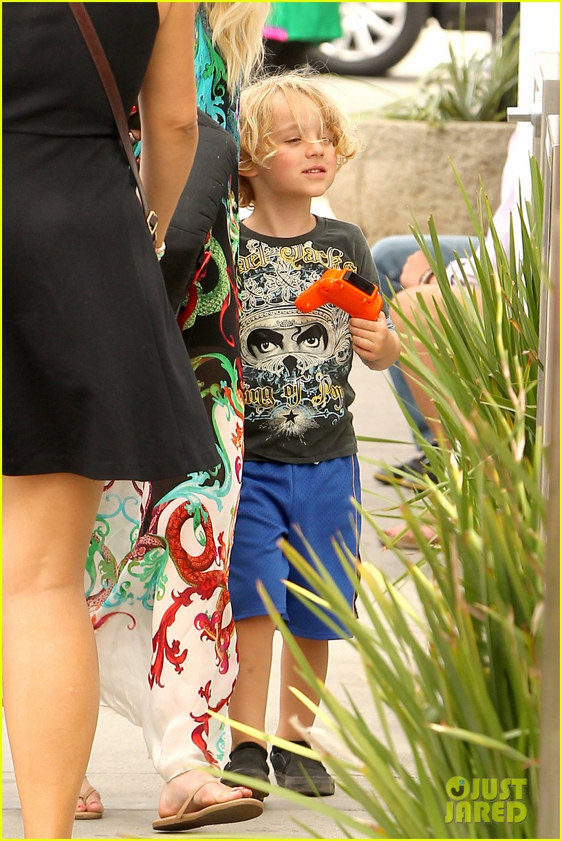 Ashlee Simpson: Bronx Loves Being a Cousin to Maxwell & Ace!: Photo ...