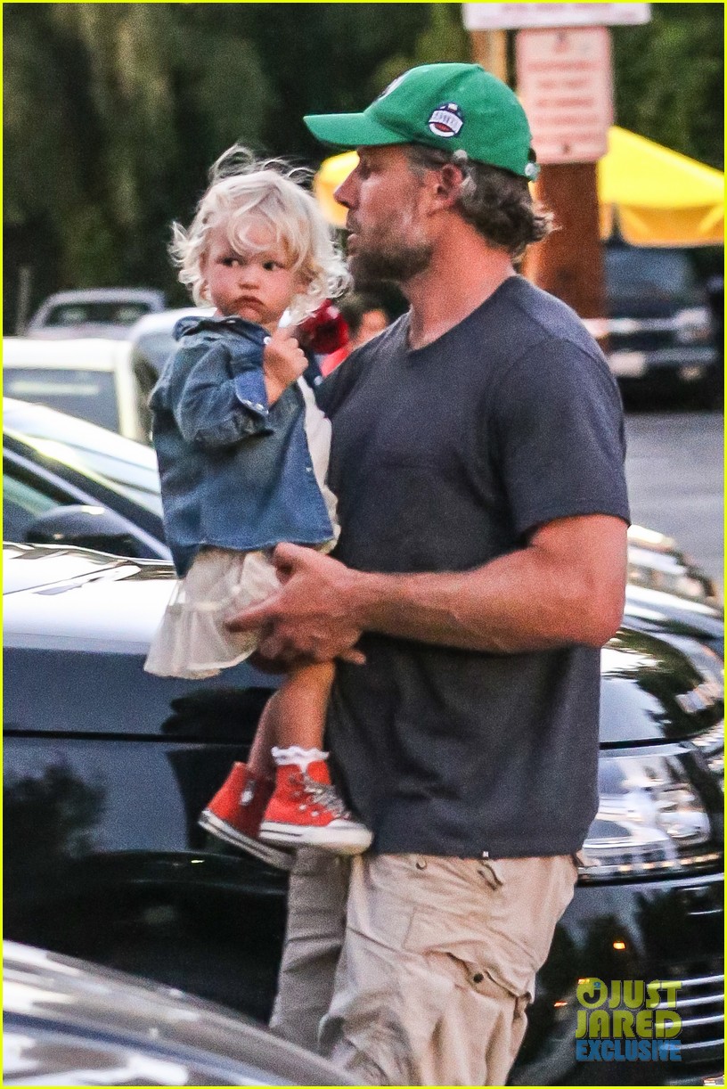 Jessica Simpson Steps Out After Debuting Baby Ace's First Pic!: Photo ...