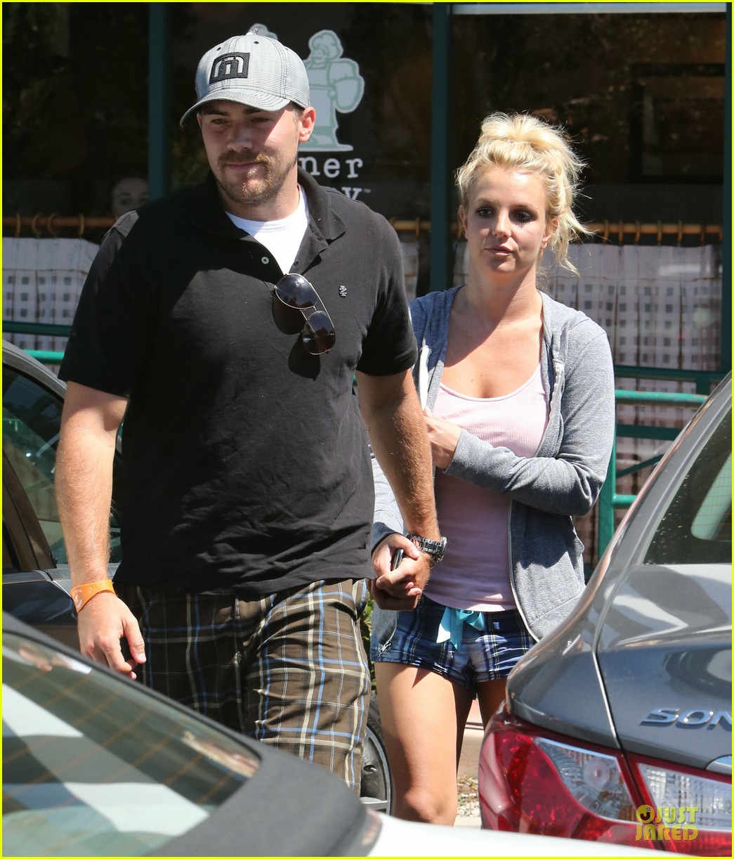 Britney Spears & David Lucado Hold Hands at Corner Bakery!: Photo ...