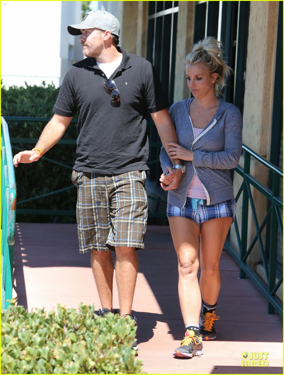 Britney Spears & David Lucado Hold Hands at Corner Bakery!: Photo ...