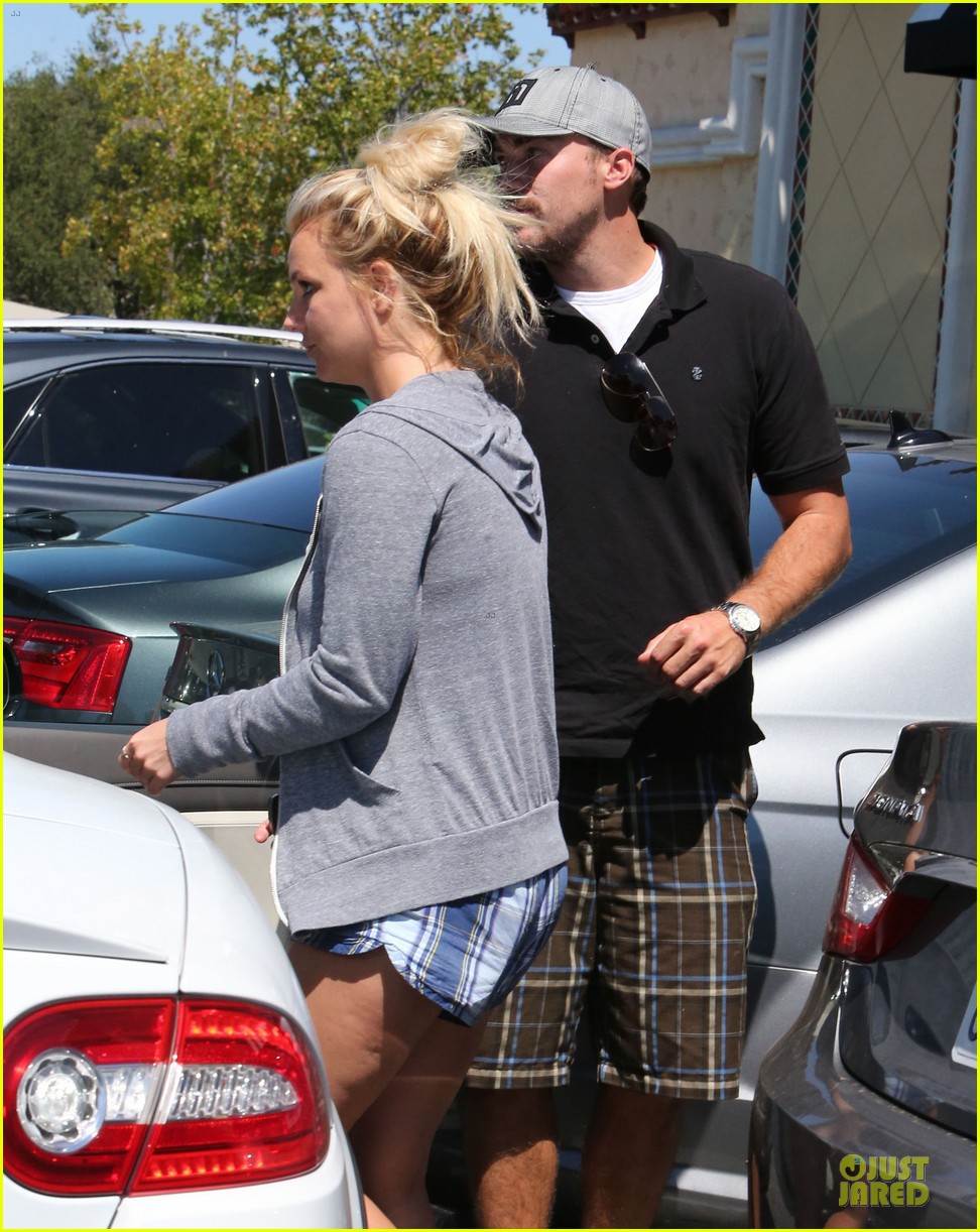 Britney Spears & David Lucado Hold Hands at Corner Bakery!: Photo ...