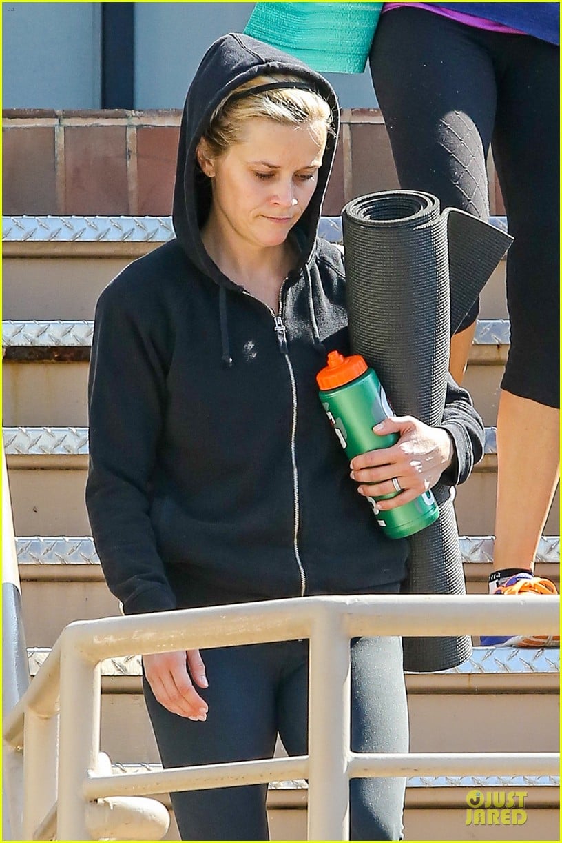 Reese Witherspoon: 'Mud' Behind the Scenes Clip - Watch Now!: Photo 2924317 | Reese Witherspoon ...