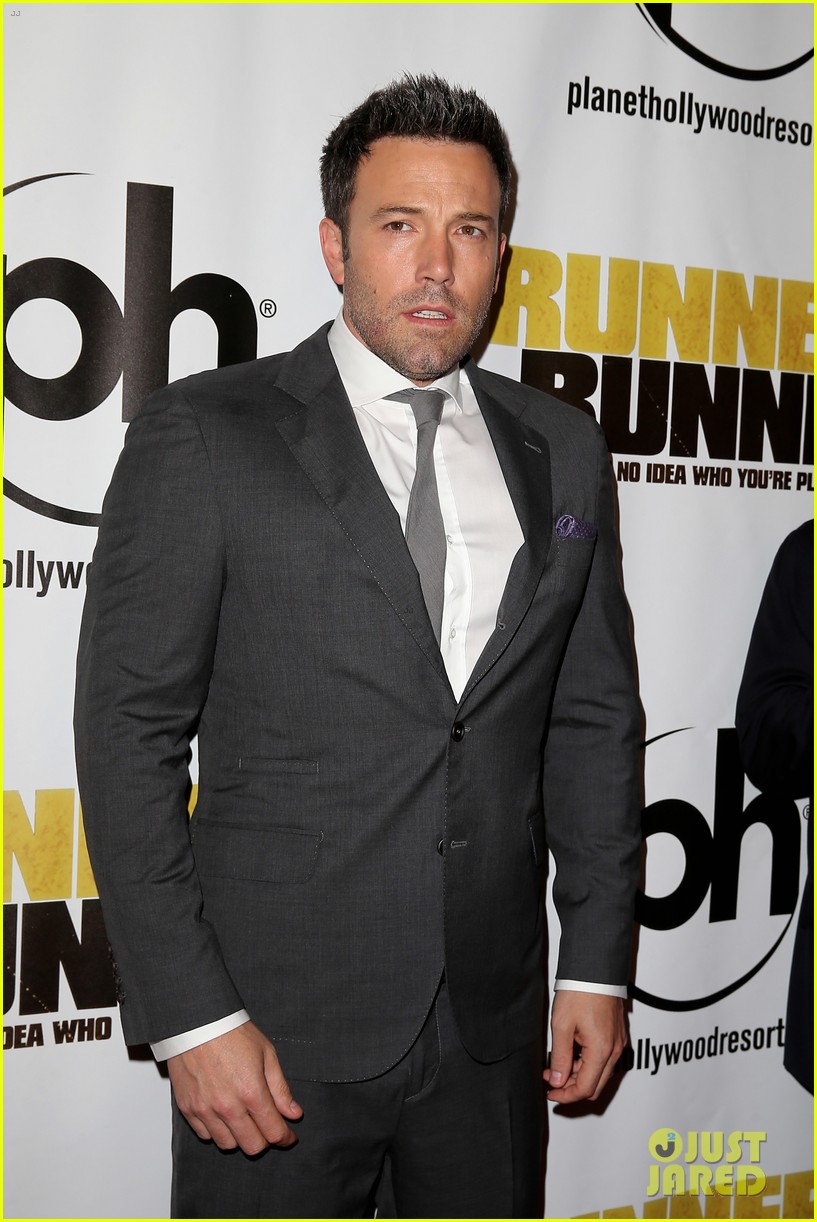 Ben Affleck: Lipstick on Cheek at 'Runner Runner' Premiere!: Photo ...
