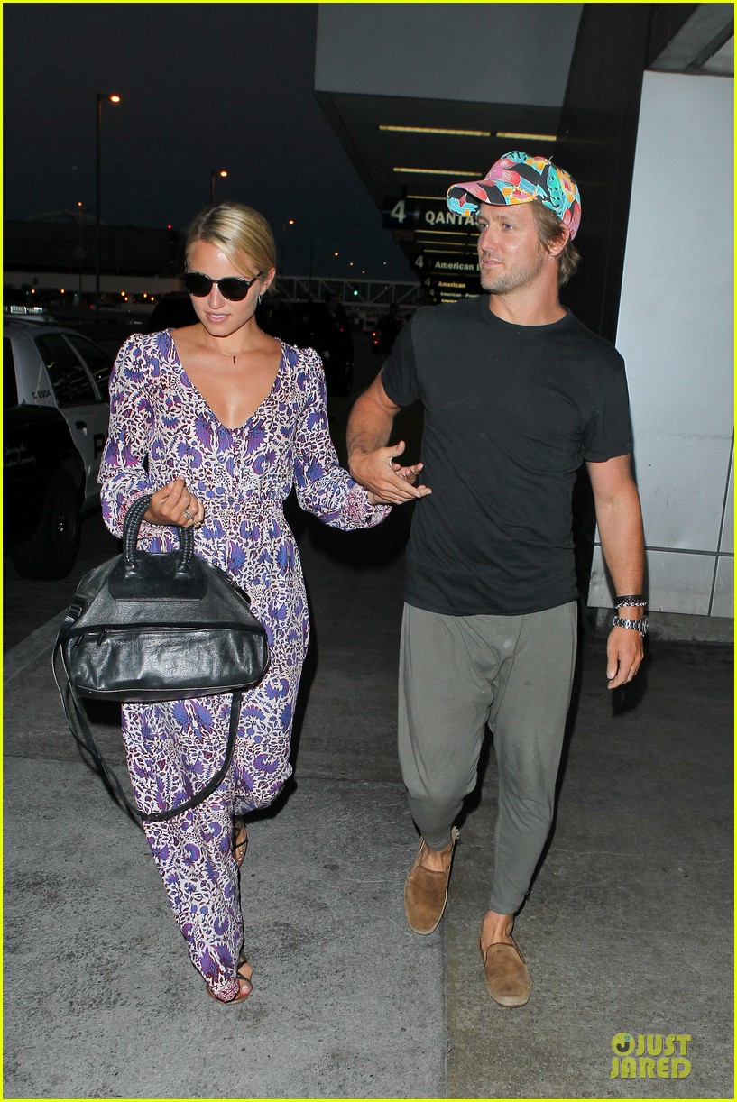 Dianna Agron & Nick Mathers Hold Hands at LAX Airport!: Photo 2943394 ...