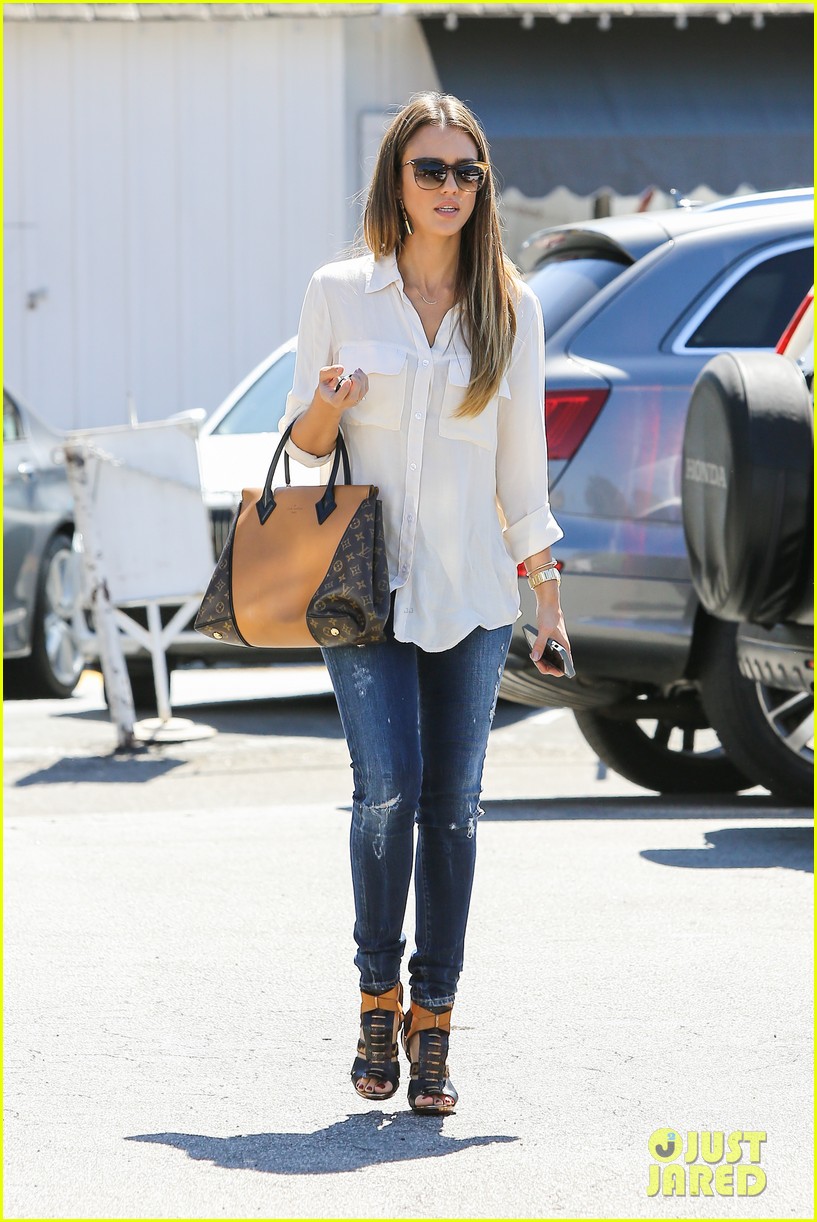 Jessica Alba Covers 'Health', Talks Cellulite on Thighs : Photo 2959760 ...