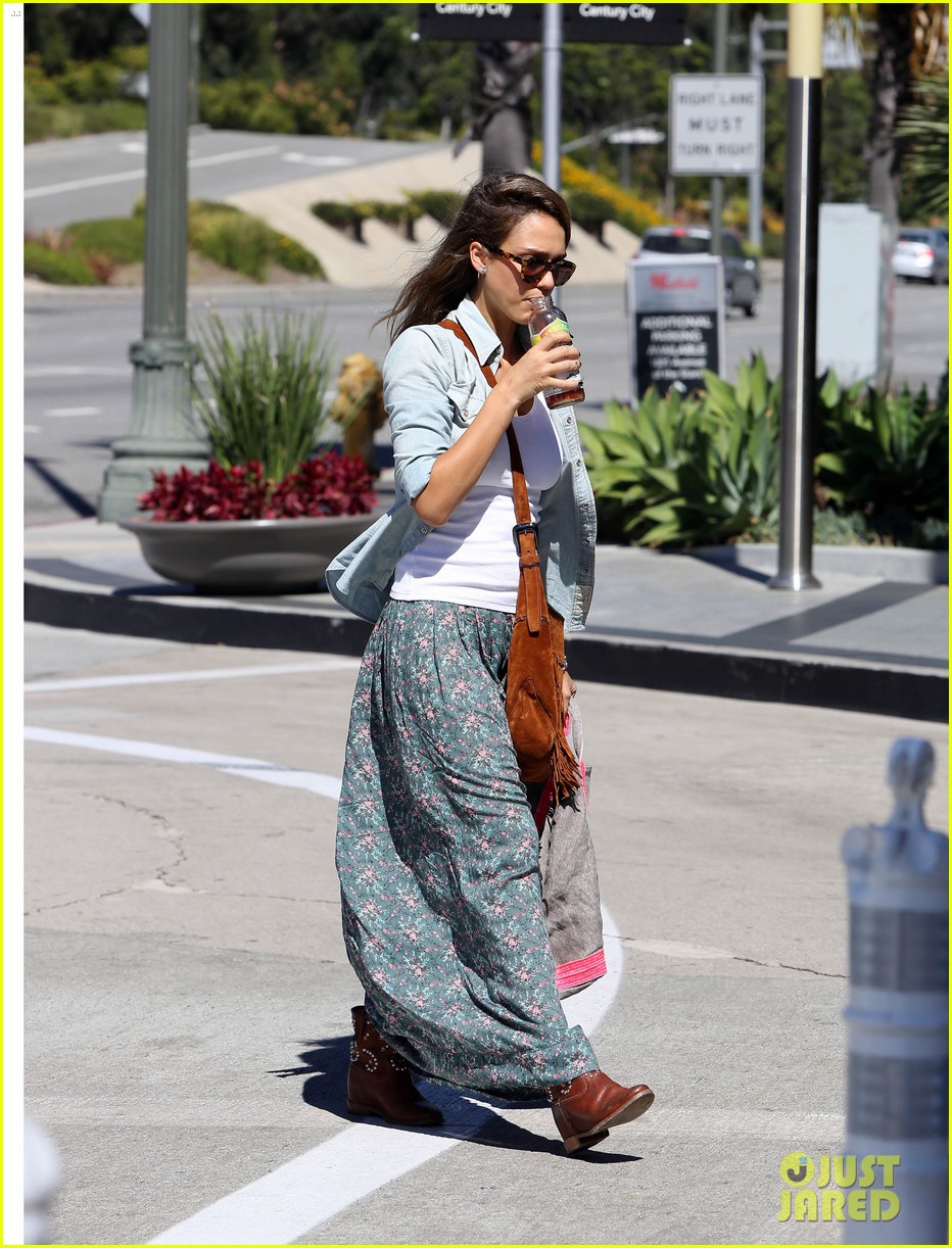 Jessica Alba: Sunday Mall Stop: Photo 2962808 | Jessica Alba Photos ...