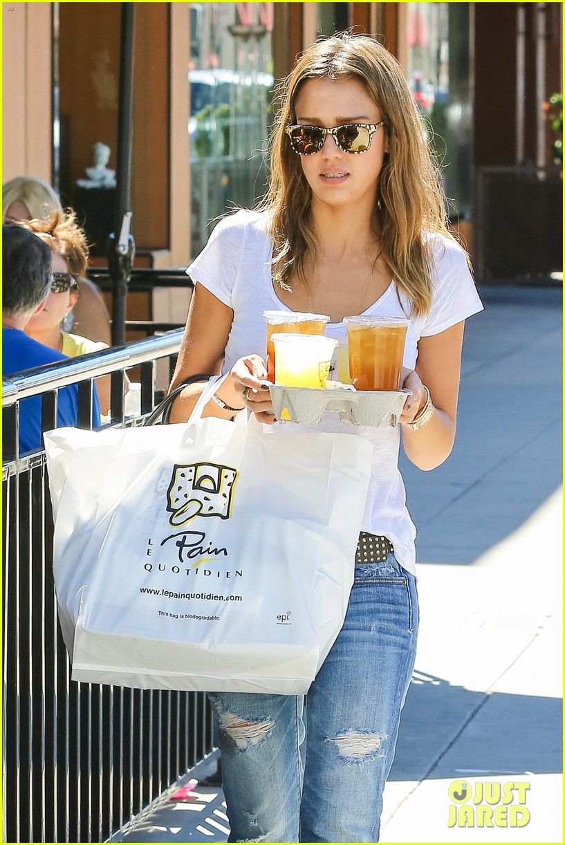 Photo: jessica alba sunday mall stop 12 | Photo 2962818 | Just Jared
