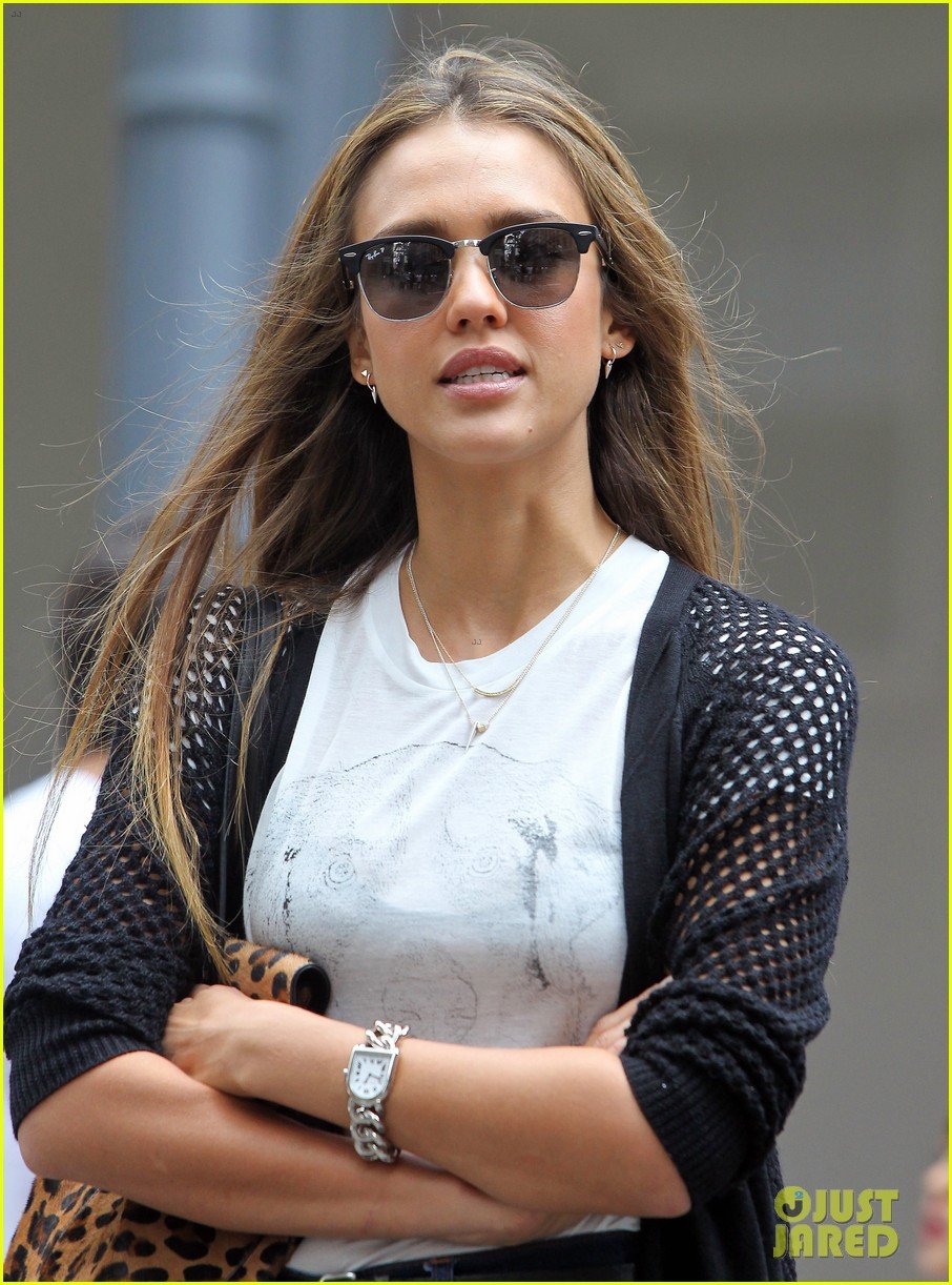 Jessica Alba 2022 Fashion Week