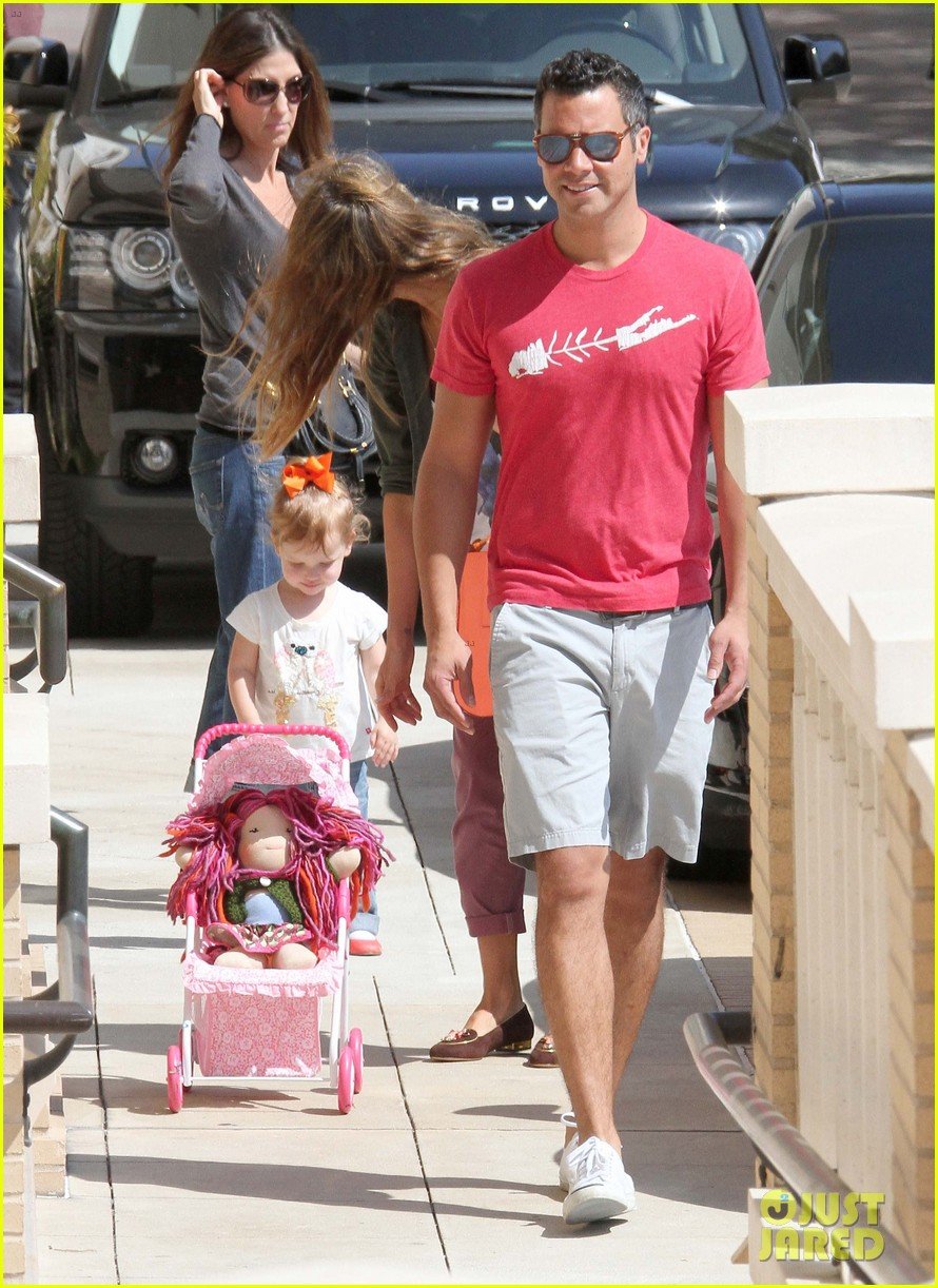 Jessica Alba & Cash Warren: Family Birthday Party Outing!: Photo ...
