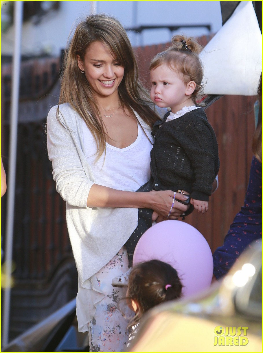 Jessica Alba & Cash Warren: Family Birthday Party Outing!: Photo ...