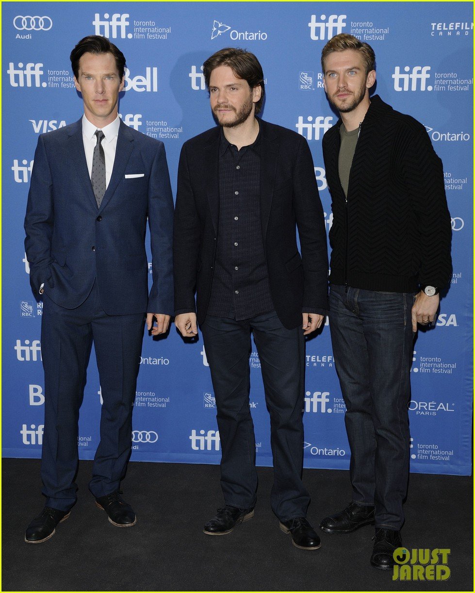 Benedict Cumberbatch: 'Fifth Estate' Portrait Session at TIFF!: Photo ...