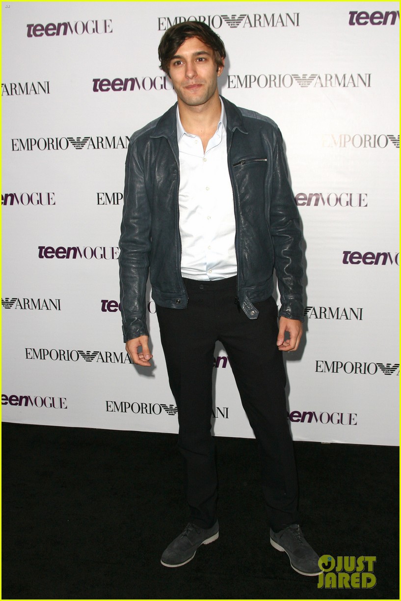 Chloe Bennet & Dominic Sherwood: Young Hollywood Party 2013!: Photo ...