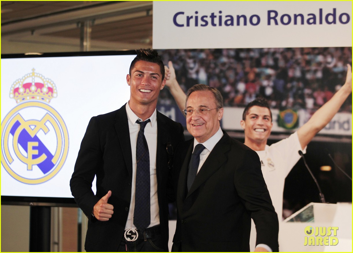 Cristiano Ronaldo Signs New Five-Year Deal with Real Madrid: Photo ...