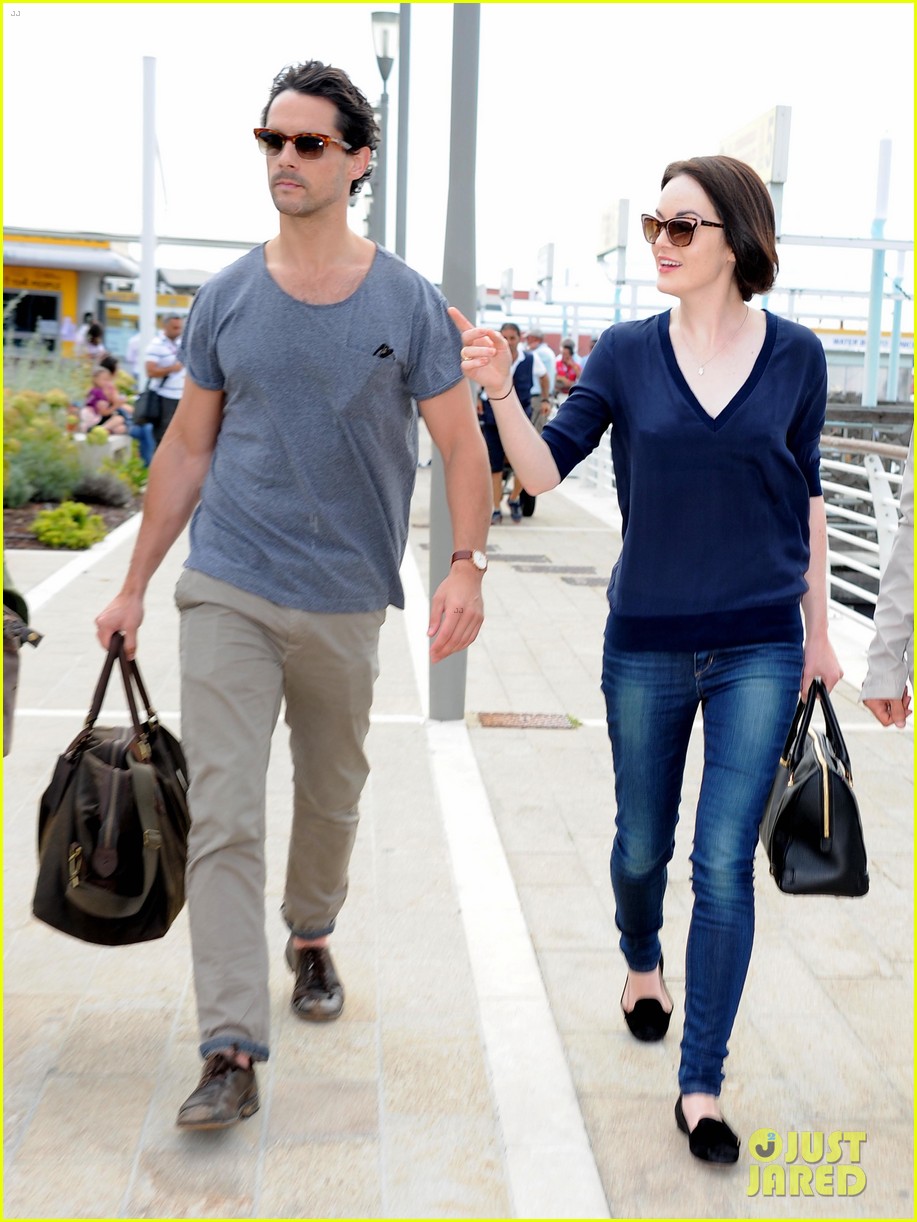 Michelle Dockery & John Dineen Hold Hands at Venice Airport: Photo ...