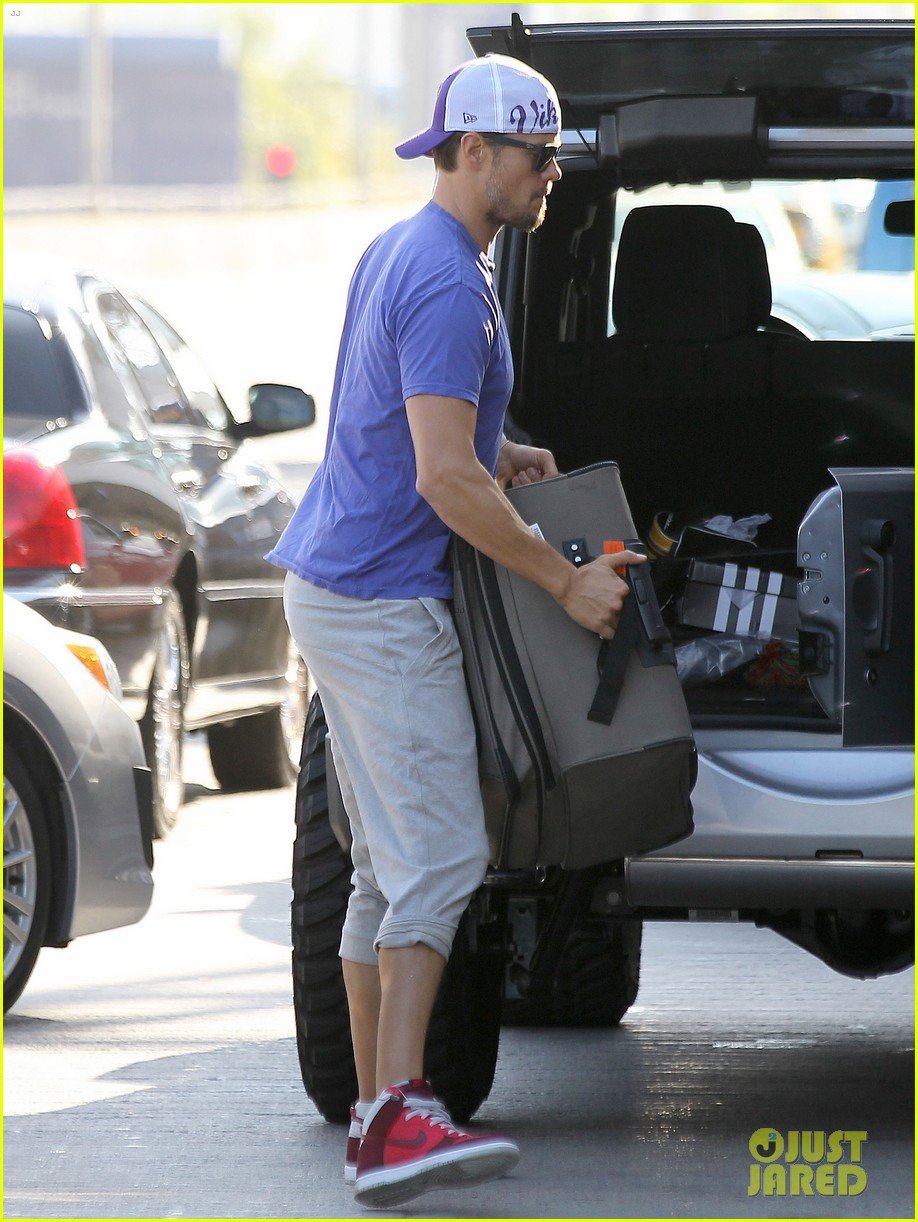 Josh Duhamel Embraces New Meaning of 'DILF': Photo 2949495 | Josh ...