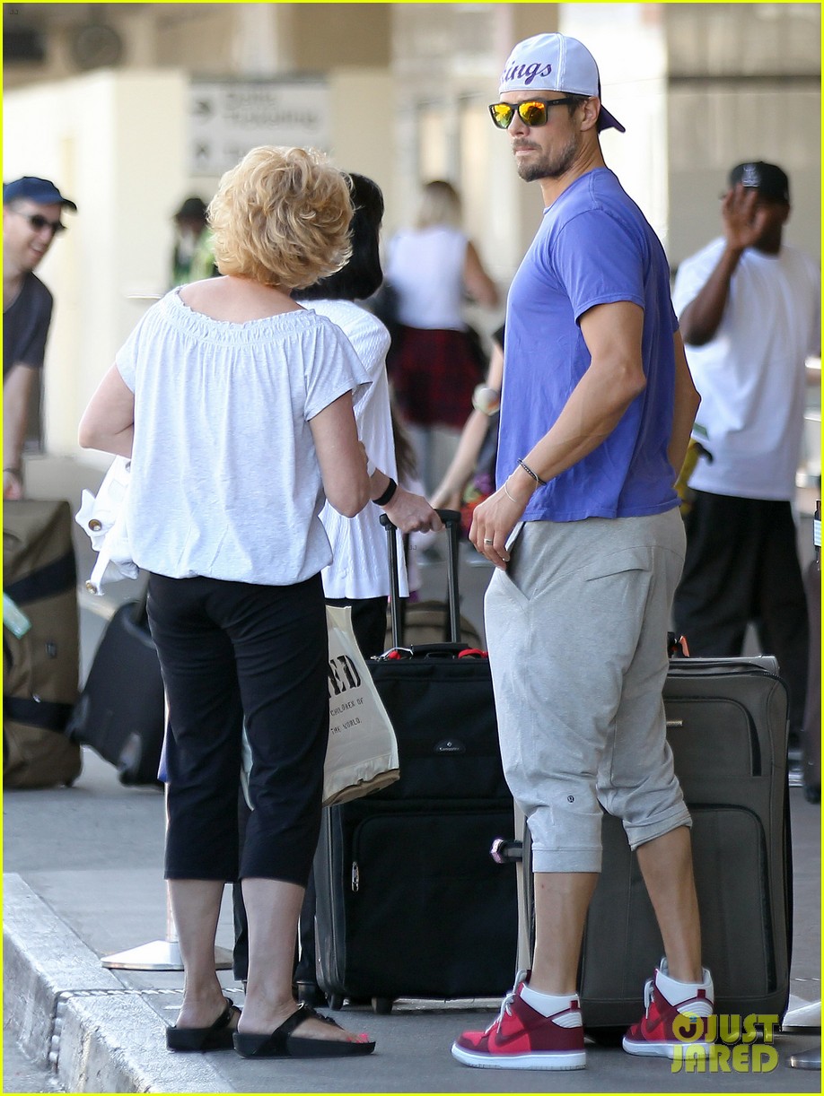 Josh Duhamel Embraces New Meaning of 'DILF': Photo 2949499 | Josh ...