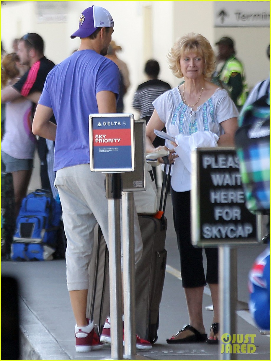 Josh Duhamel Embraces New Meaning of 'DILF': Photo 2949513 | Josh ...