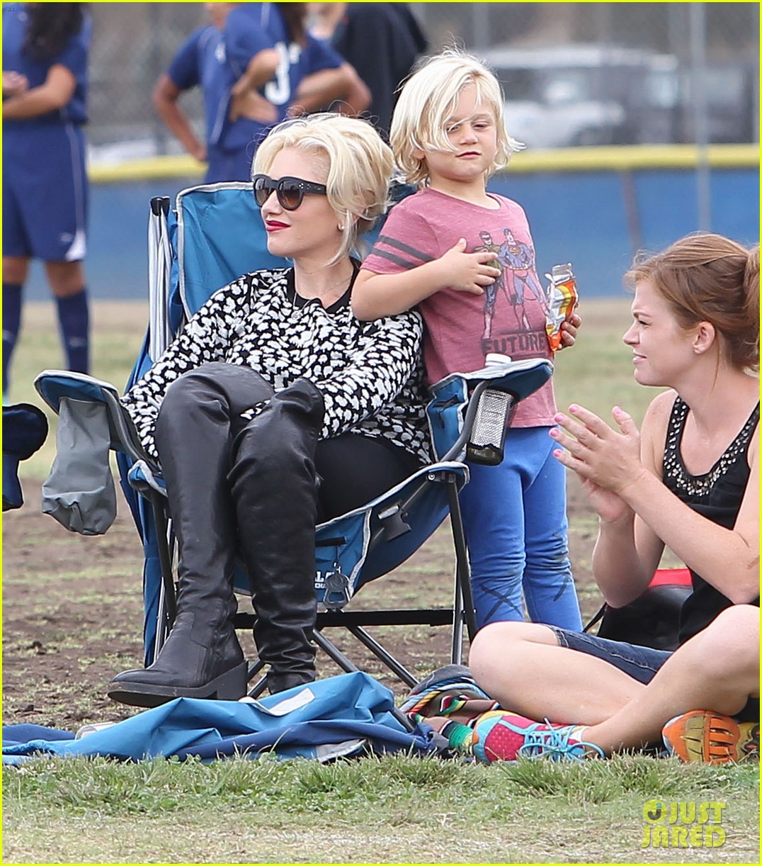 Gwen Stefani & Gavin Rossdale Sit Sidelines at Kingston's Soccer Game ...