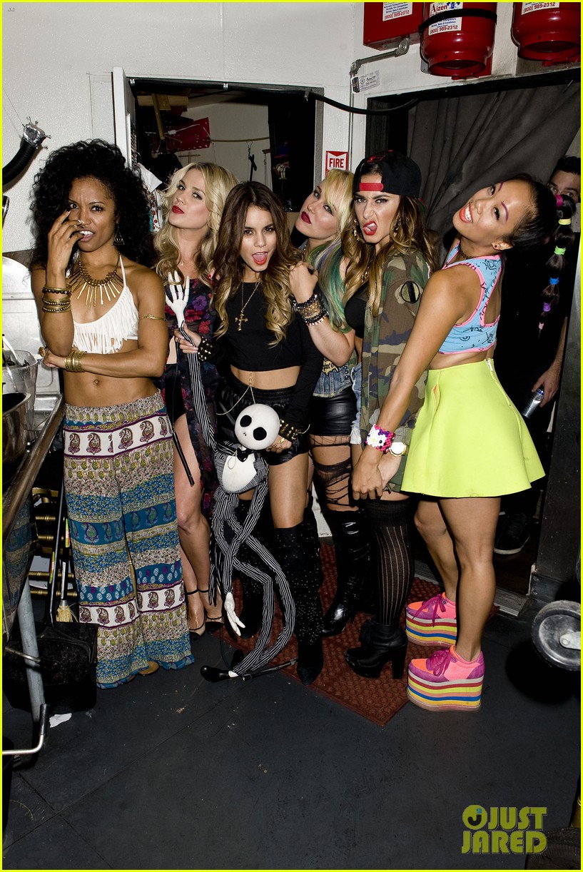 Vanessa Hudgens: Bootsy Bellows Performance with YLA! (Exclusive Pics ...