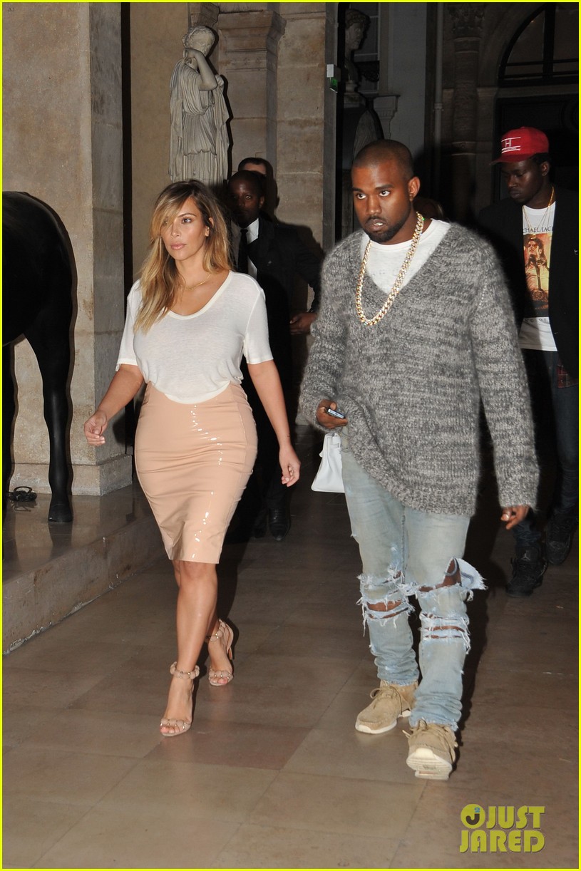 Kim Kardashian & Kanye West: Parisian Dinner Date!: Photo 2963304 ...