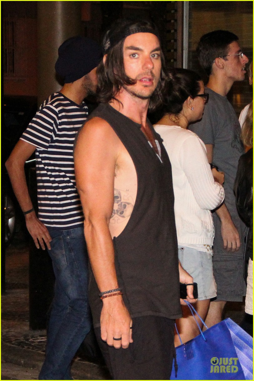 Jared Leto Stops for Fan Photo Op at Sushi Leblon Restaurant!: Photo ...