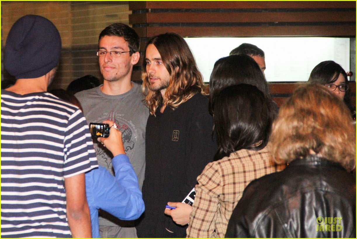 Jared Leto Stops for Fan Photo Op at Sushi Leblon Restaurant!: Photo ...