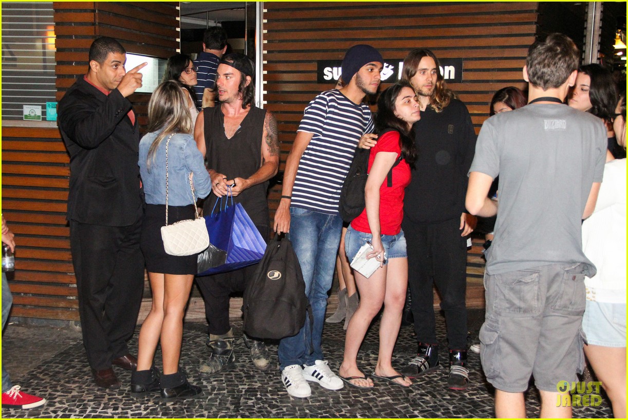 Jared Leto Stops for Fan Photo Op at Sushi Leblon Restaurant!: Photo ...
