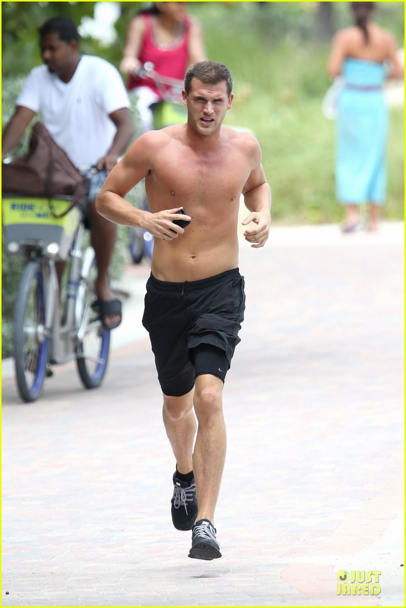 Lindsay Lohan Bares Midriff, Matt Nordgren Goes Shirtless!: Photo ...