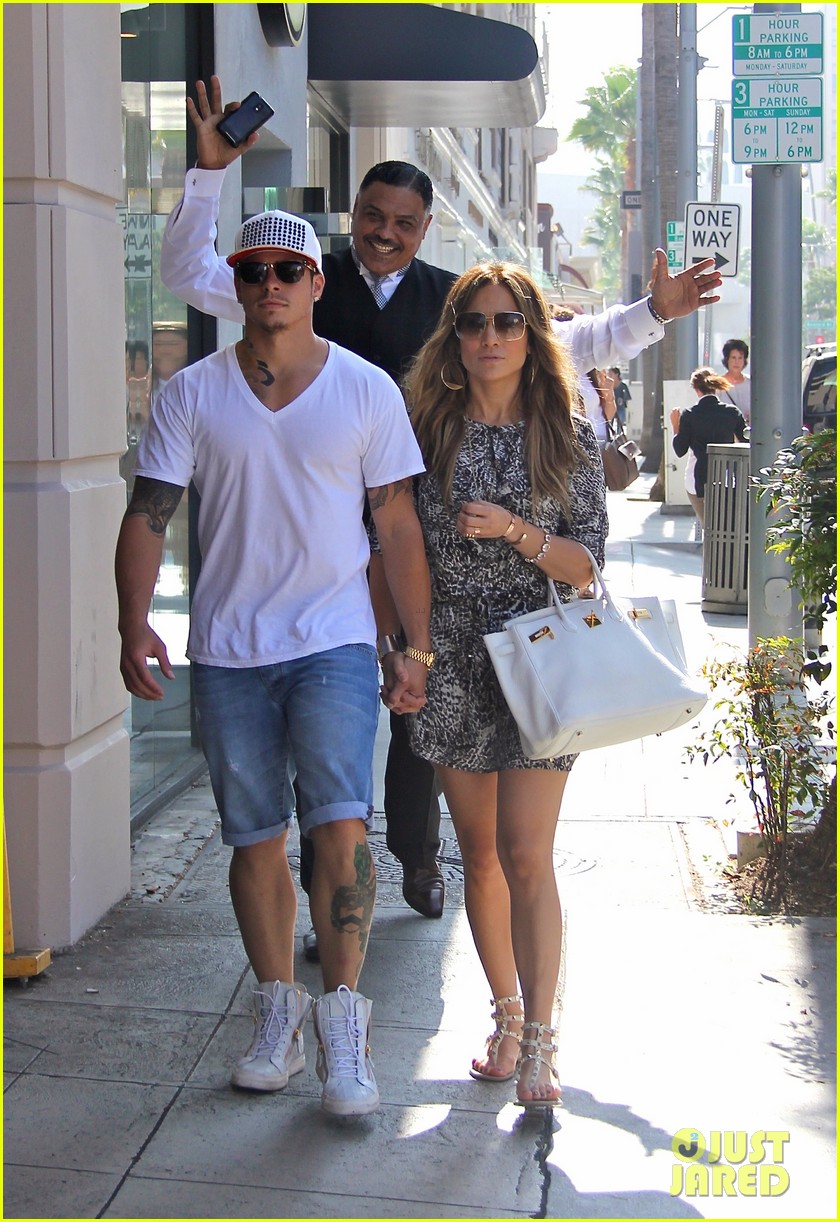 Jennifer Lopez & Casper Smart Hold Hands for Shopping Trip!: Photo ...