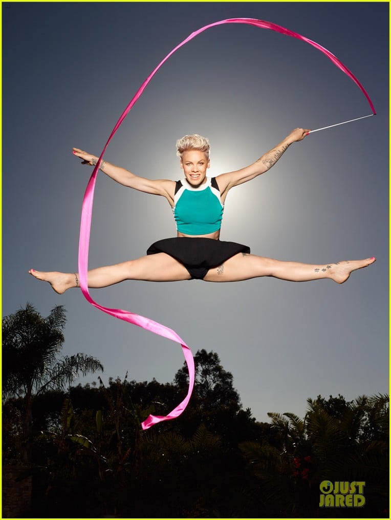 Pink Bares Toned Tummy for 'Women's Health' October 2013: Photo 2945683 ...