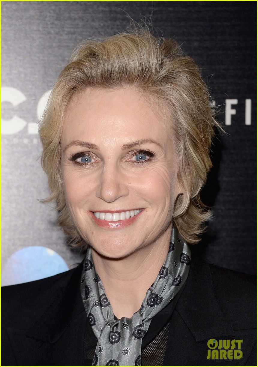 Amy Poehler & Mary Elizabeth Winstead: 'A.C.O.D.' Premiere!: Photo ...