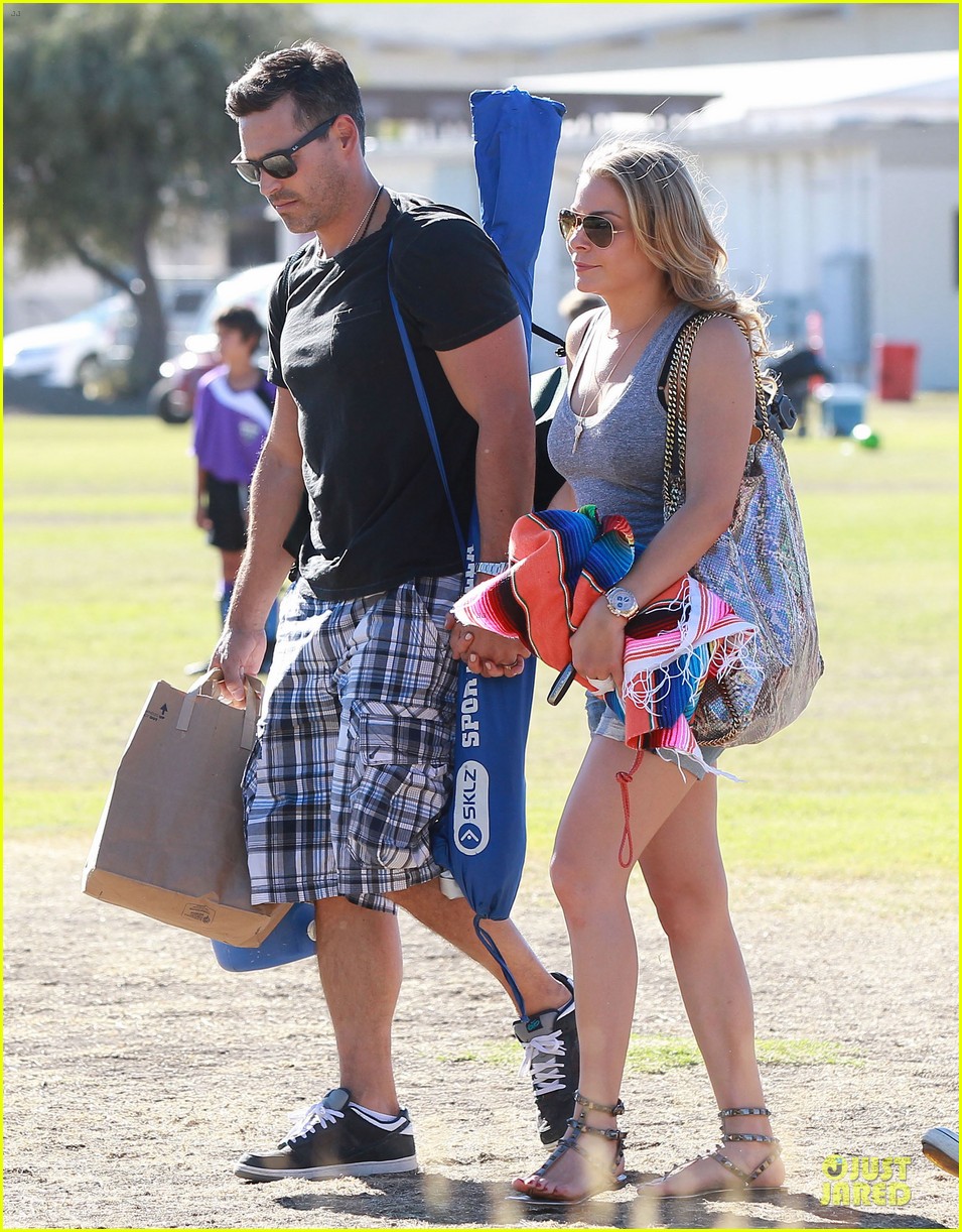 LeAnn Rimes & Eddie Cibrian Hold Hands for Mason's Game!: Photo 2962061 ...
