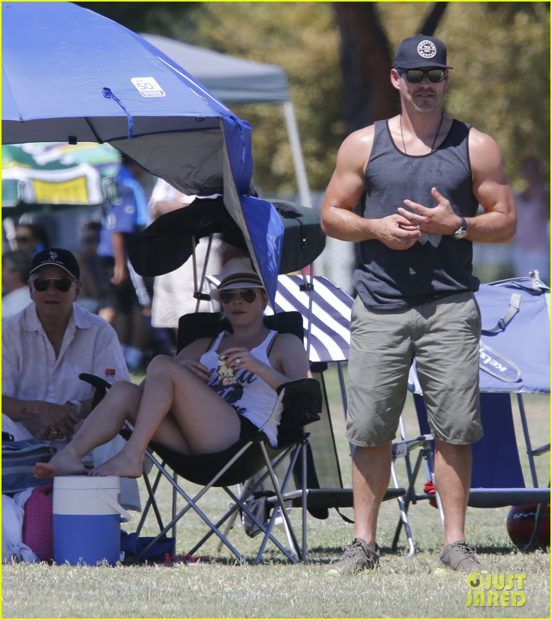 LeAnn Rimes & Eddie Cibrian Sweat It Out at Mason's Game!: Photo ...