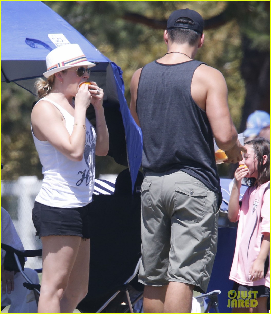 LeAnn Rimes & Eddie Cibrian Sweat It Out at Mason's Game!: Photo ...