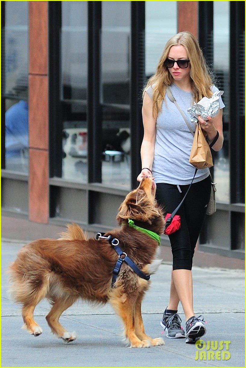 Amanda Seyfried Wishes Immortality for Her Dog Finn: Photo 2951330 ...