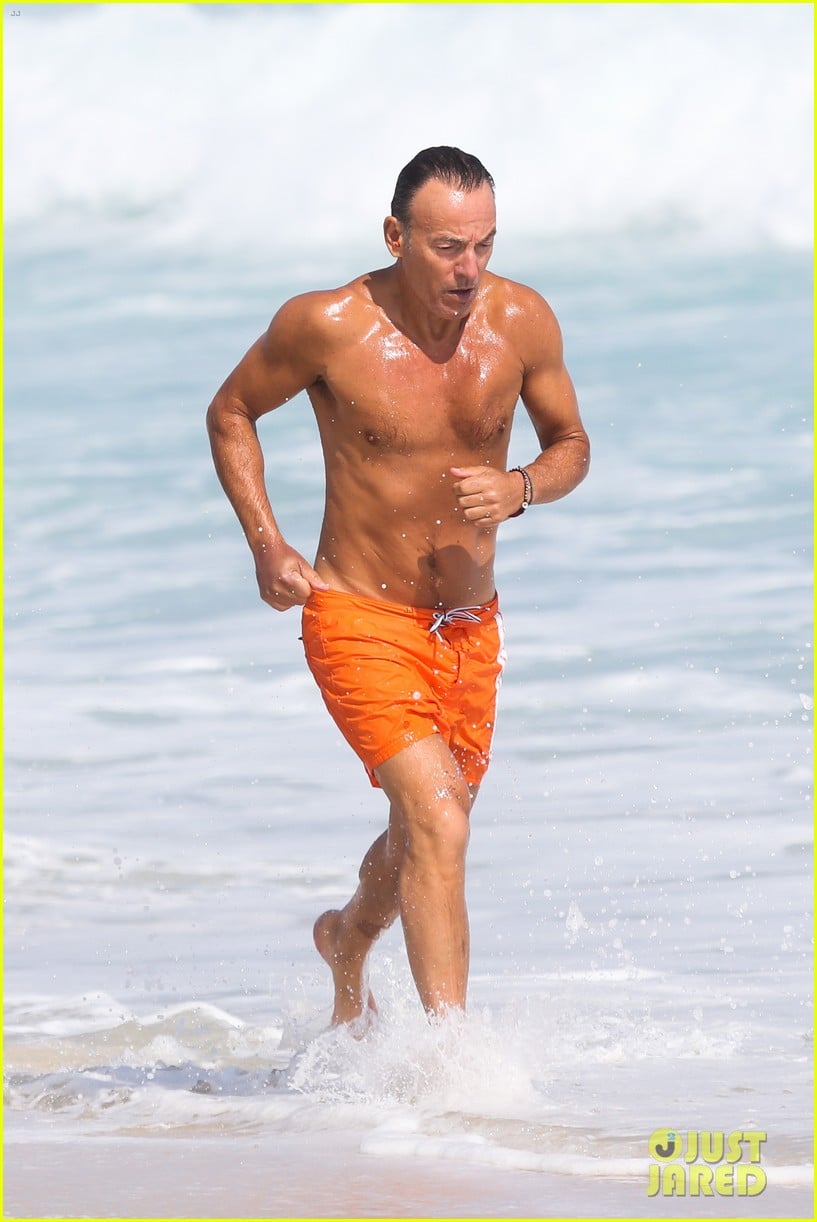 Bruce Springsteen Bares Fit Shirtless Body at the Beach in Rio: Photo ...