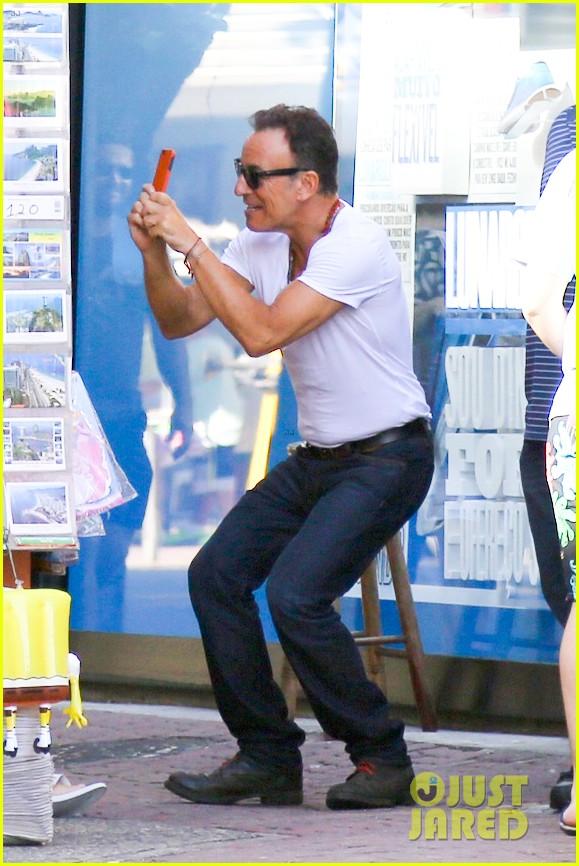 Photo: bruce springsteen bares fit shirtless body at the beach in rio ...