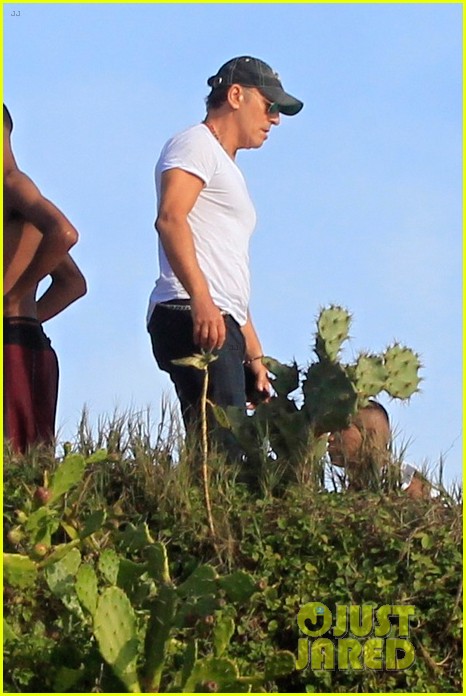 Bruce Springsteen Bares Fit Shirtless Body at the Beach in Rio: Photo ...