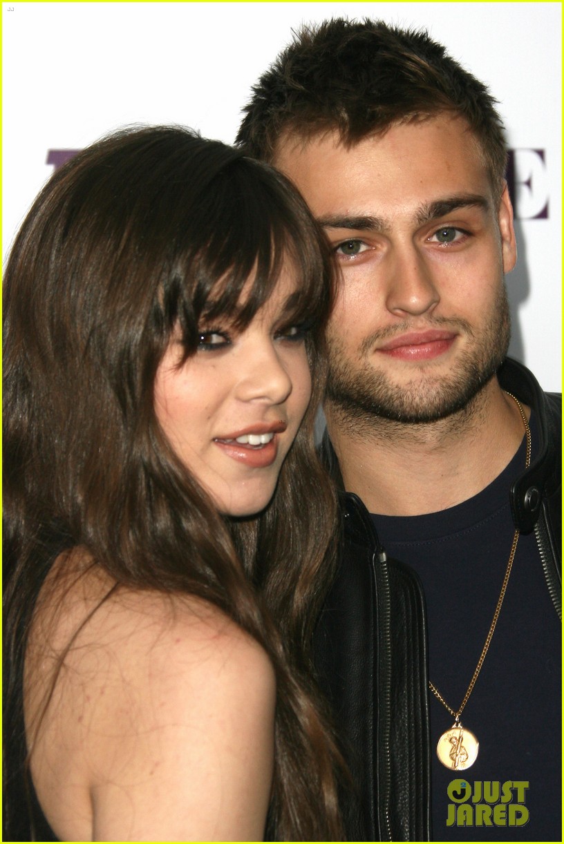 Hailee Steinfeld & Douglas Booth: Teen Vogue Young Hollywood Party 2013 ...