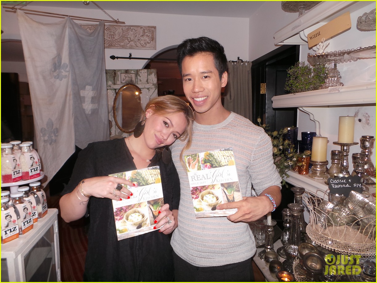 Hilary Duff Supports Sister Haylie at 'Real Girl's Kitchen' Signing ...