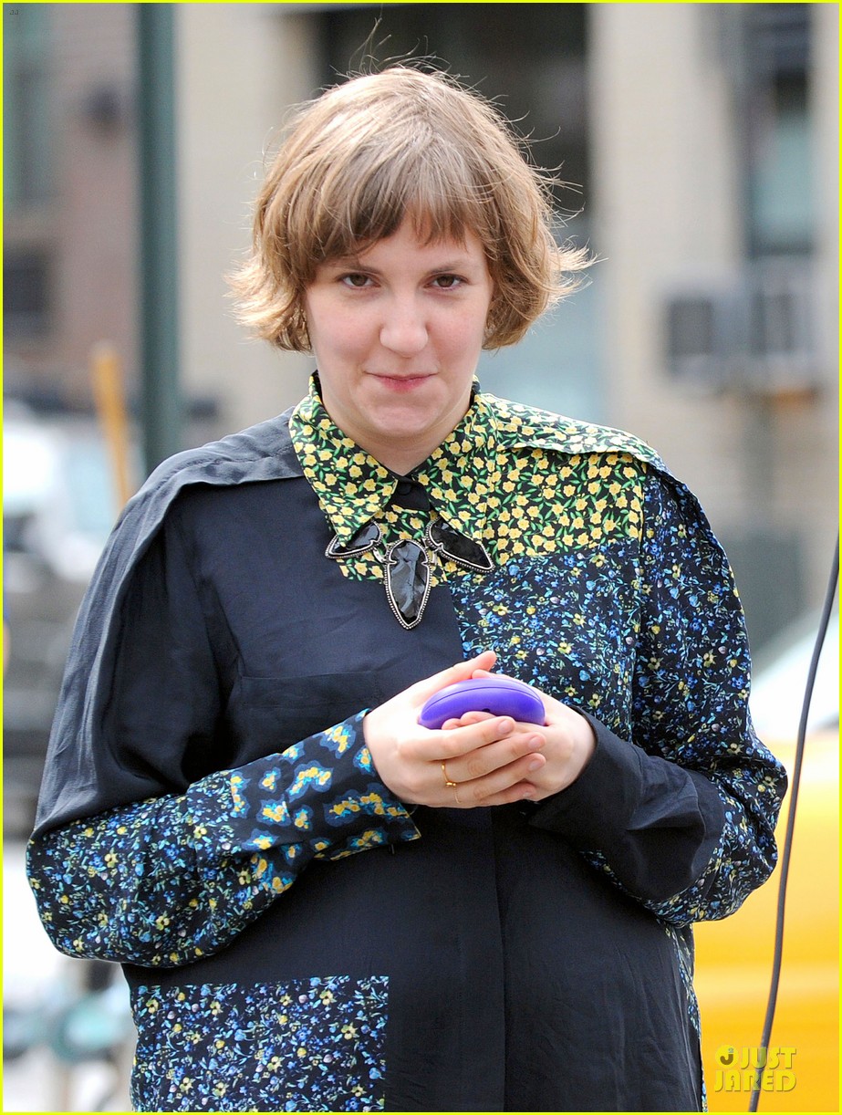 Lena Dunham Milks a Cow for 'Billy on the Street'!: Photo 2969141 ...