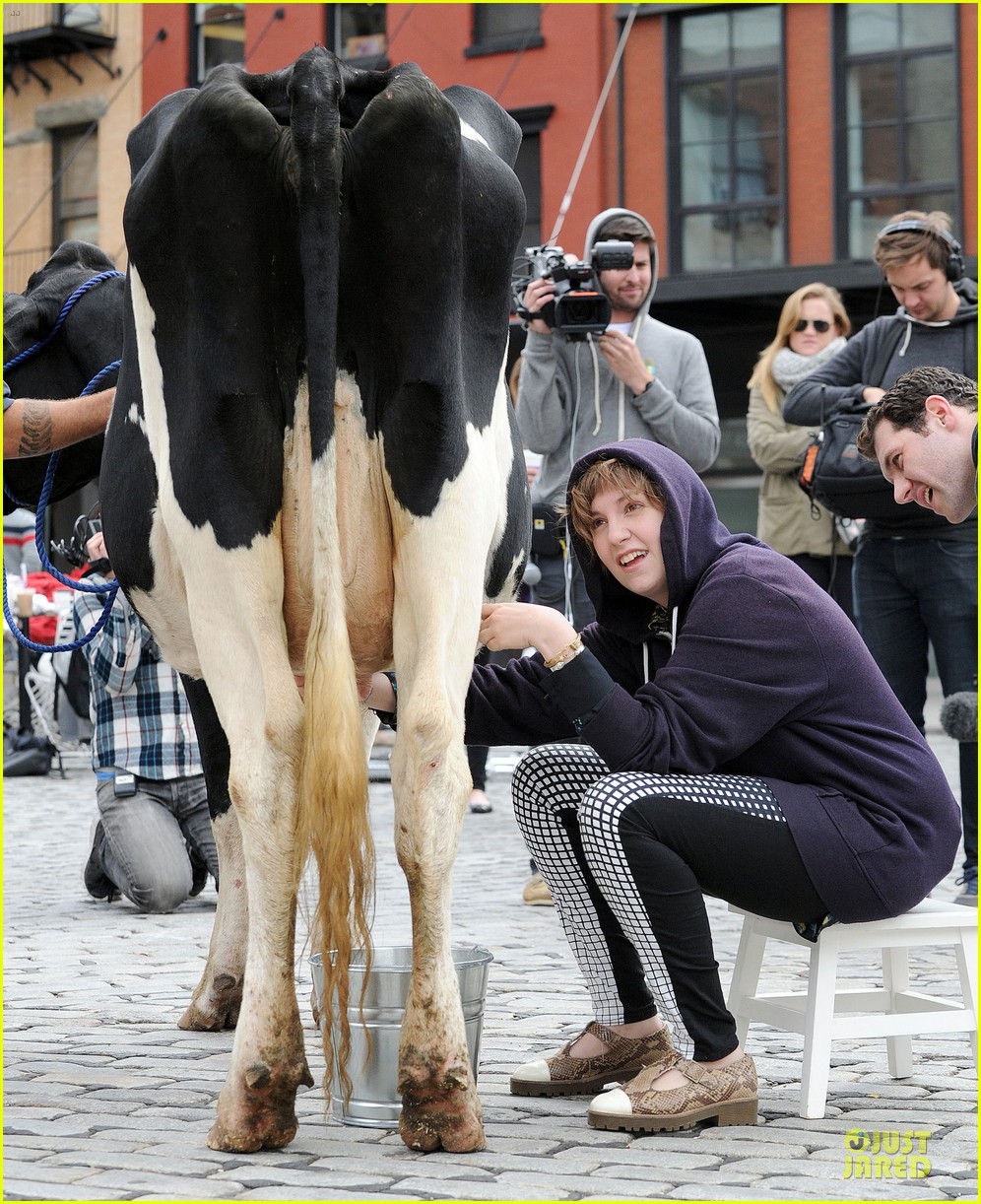 Lena Dunham Milks a Cow for 'Billy on the Street'!: Photo 2969151 ...