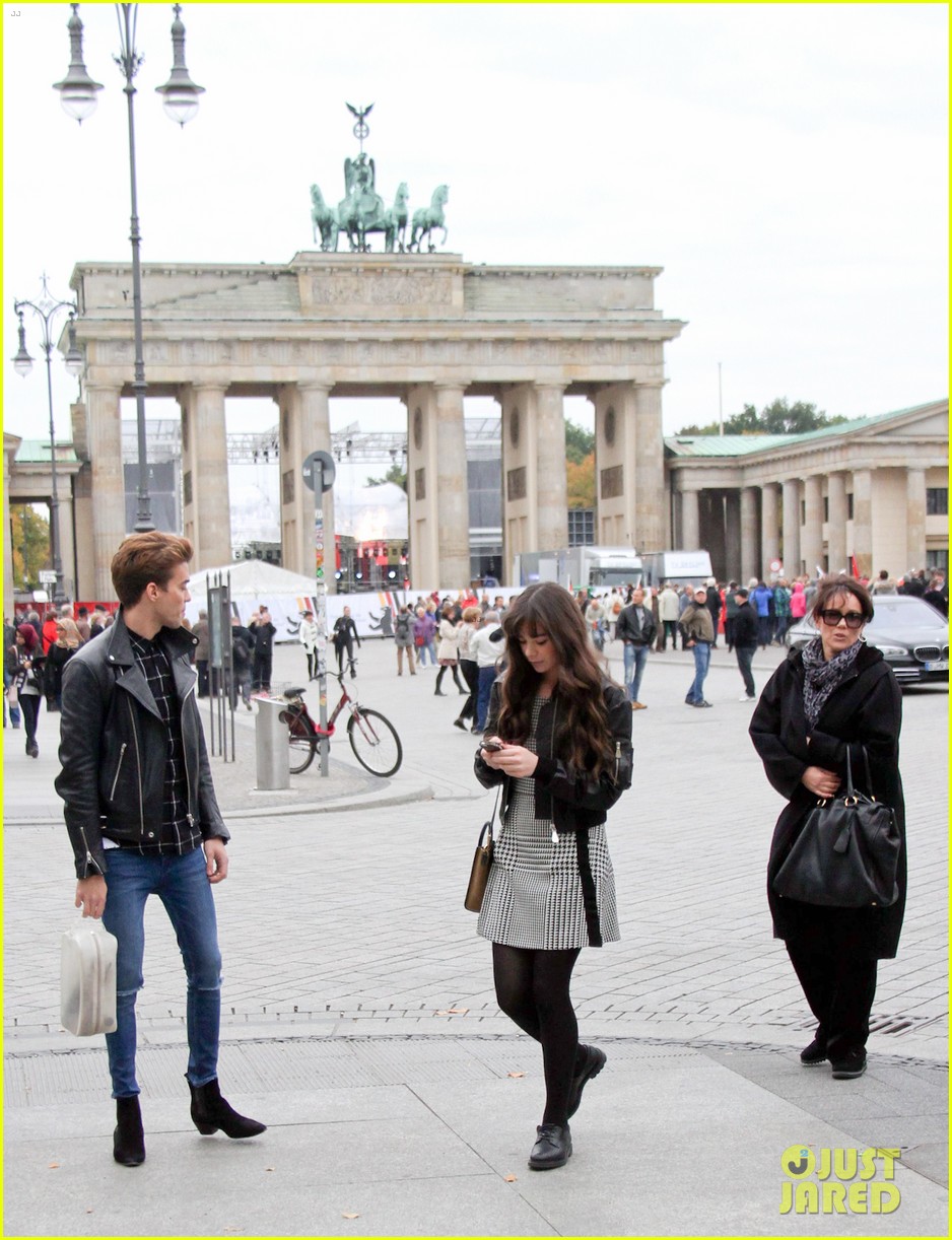 Hailee Steinfeld & Harrison Ford: First 'Ender's Game' Clip - Watch Now ...