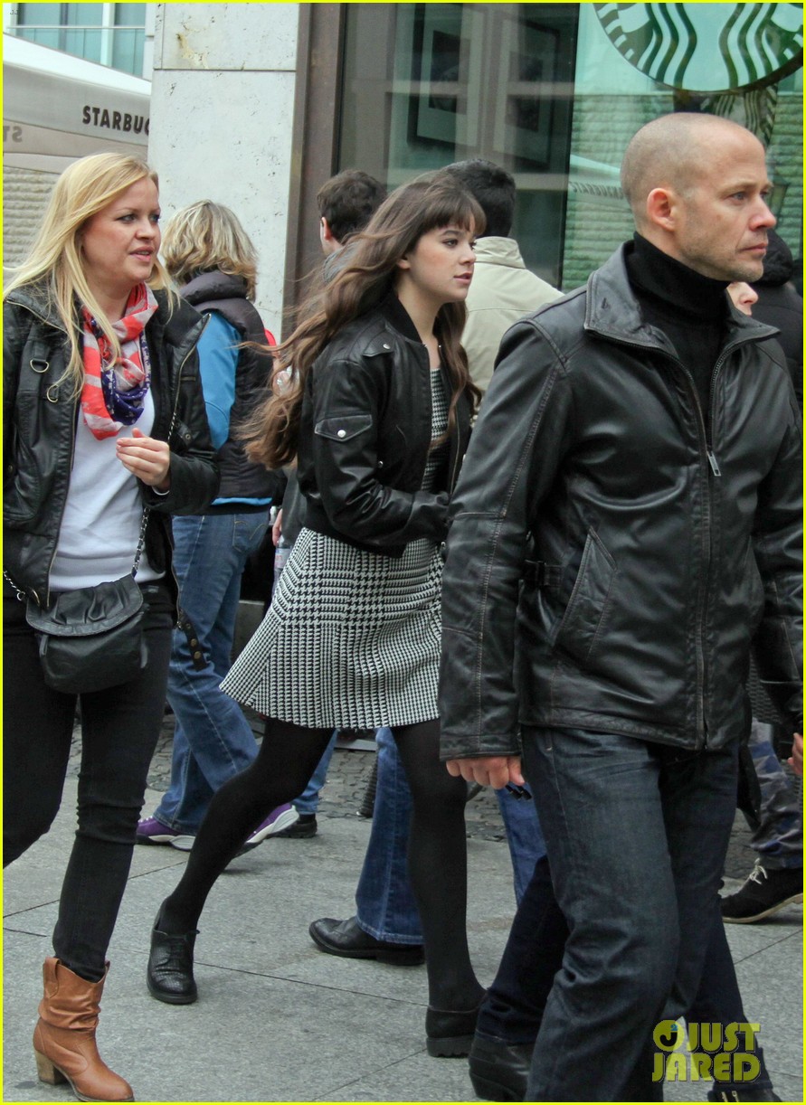 Hailee Steinfeld & Harrison Ford: First 'Ender's Game' Clip - Watch Now ...