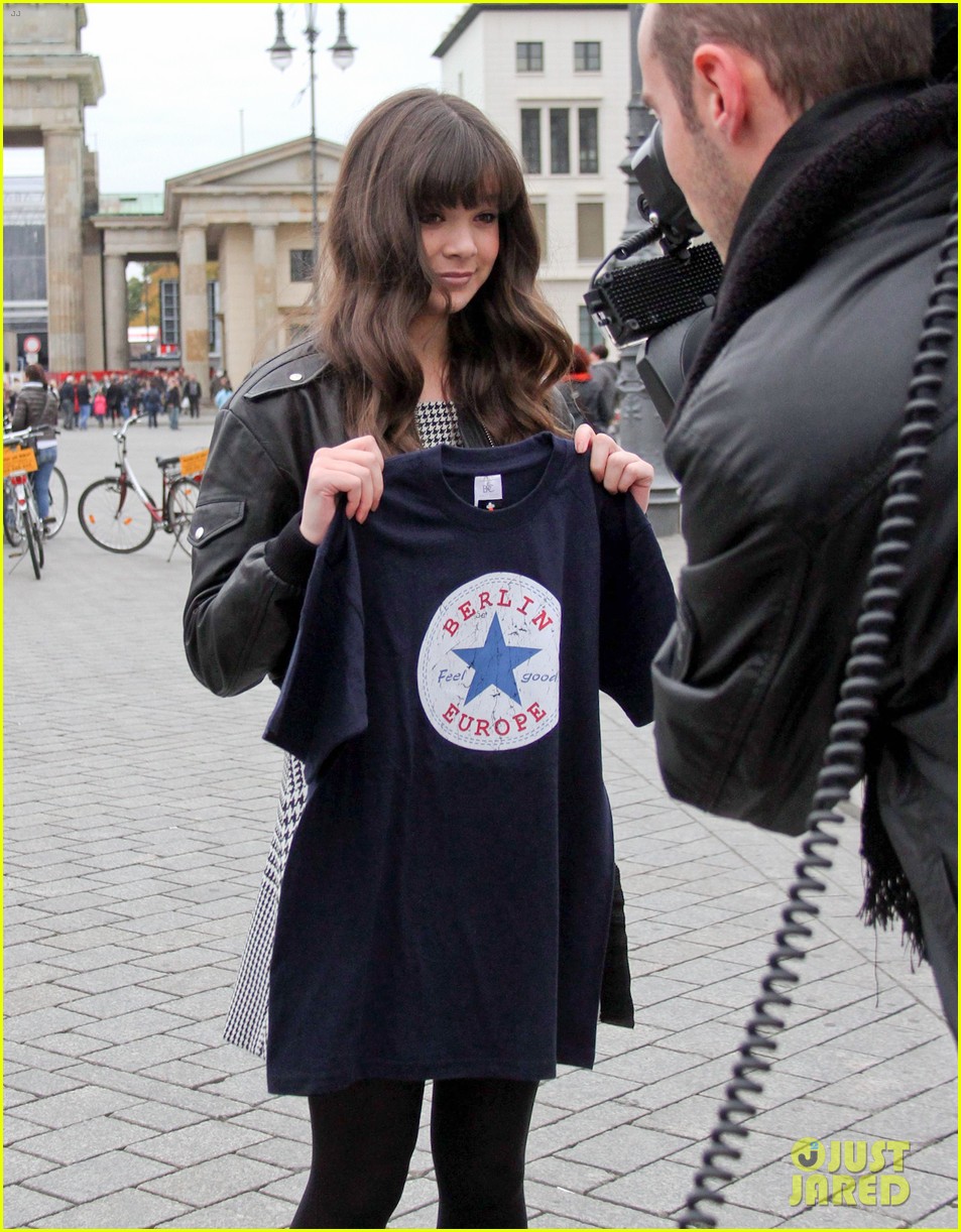 Hailee Steinfeld & Harrison Ford: First 'Ender's Game' Clip - Watch Now ...