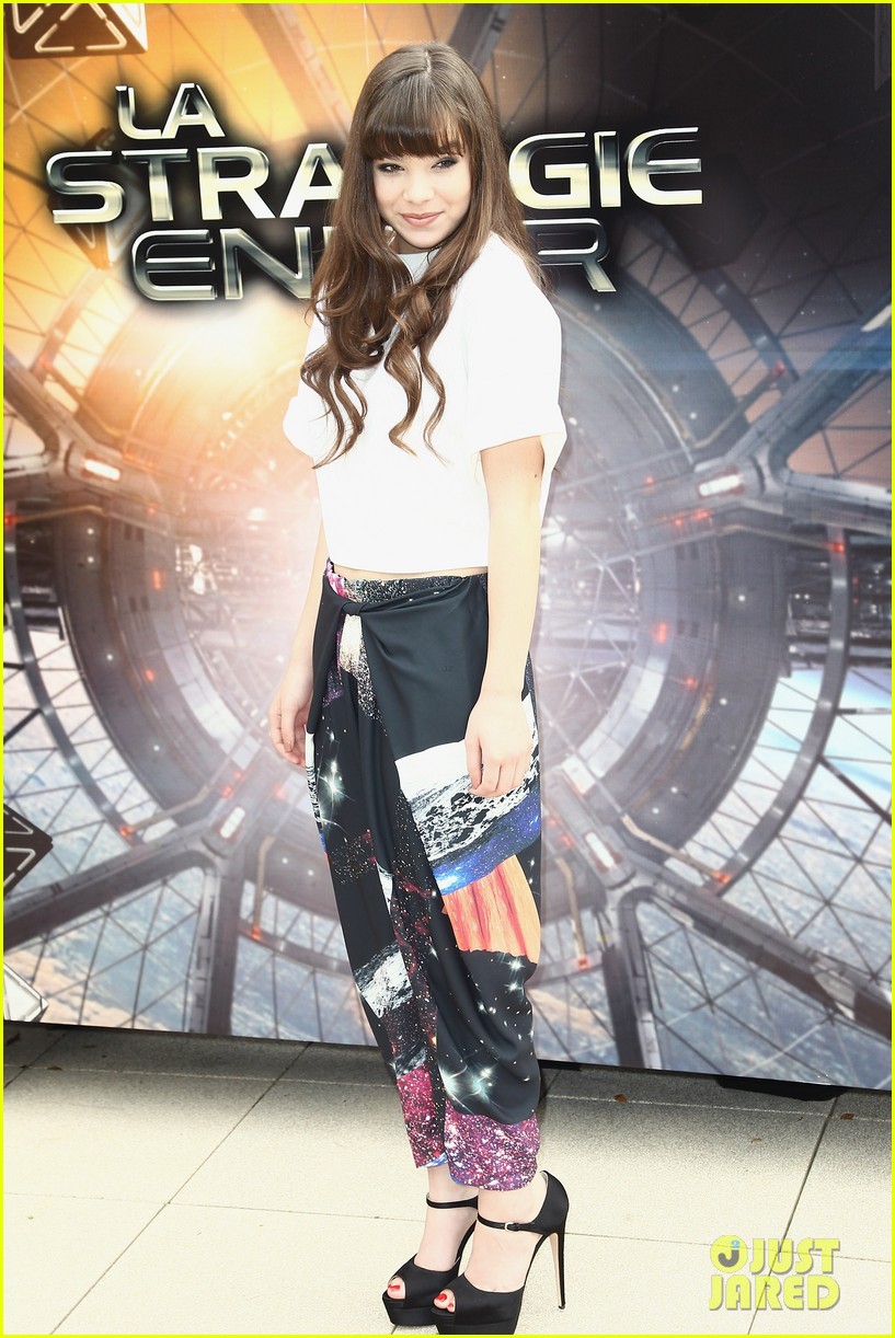 Hailee Steinfeld & Harrison Ford: 'Ender's Game' Paris Photo Call ...