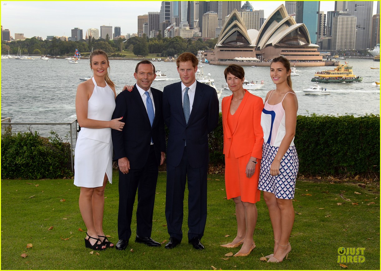 Prince Harry Departs Sydney Airport for Australian City Perth!: Photo ...