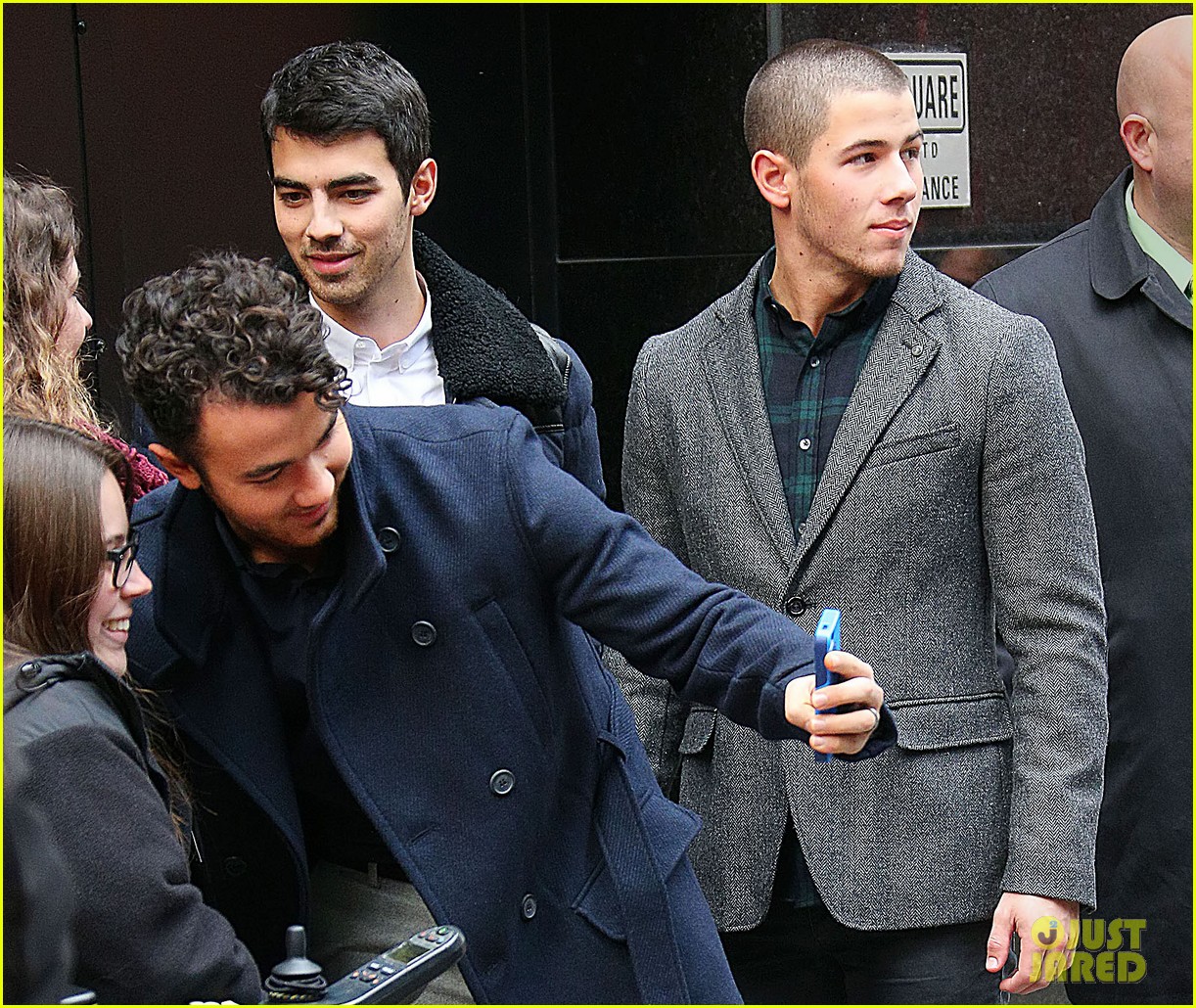 Jonas Brothers Break-Up: Nick, Joe, & Kevin Reunite to Explain on 'GMA ...